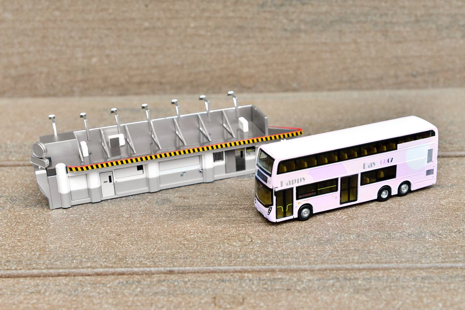 Tiny - Hong Kong Bus Model Shop - Tiny City Die-cast Model Car - Idol ...