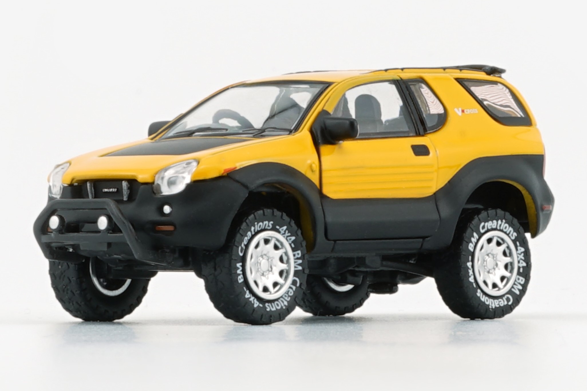 BMC 1/64 ISUZU 1997 -2001 Vehicross - Yellow (RHD) - Tiny 微影