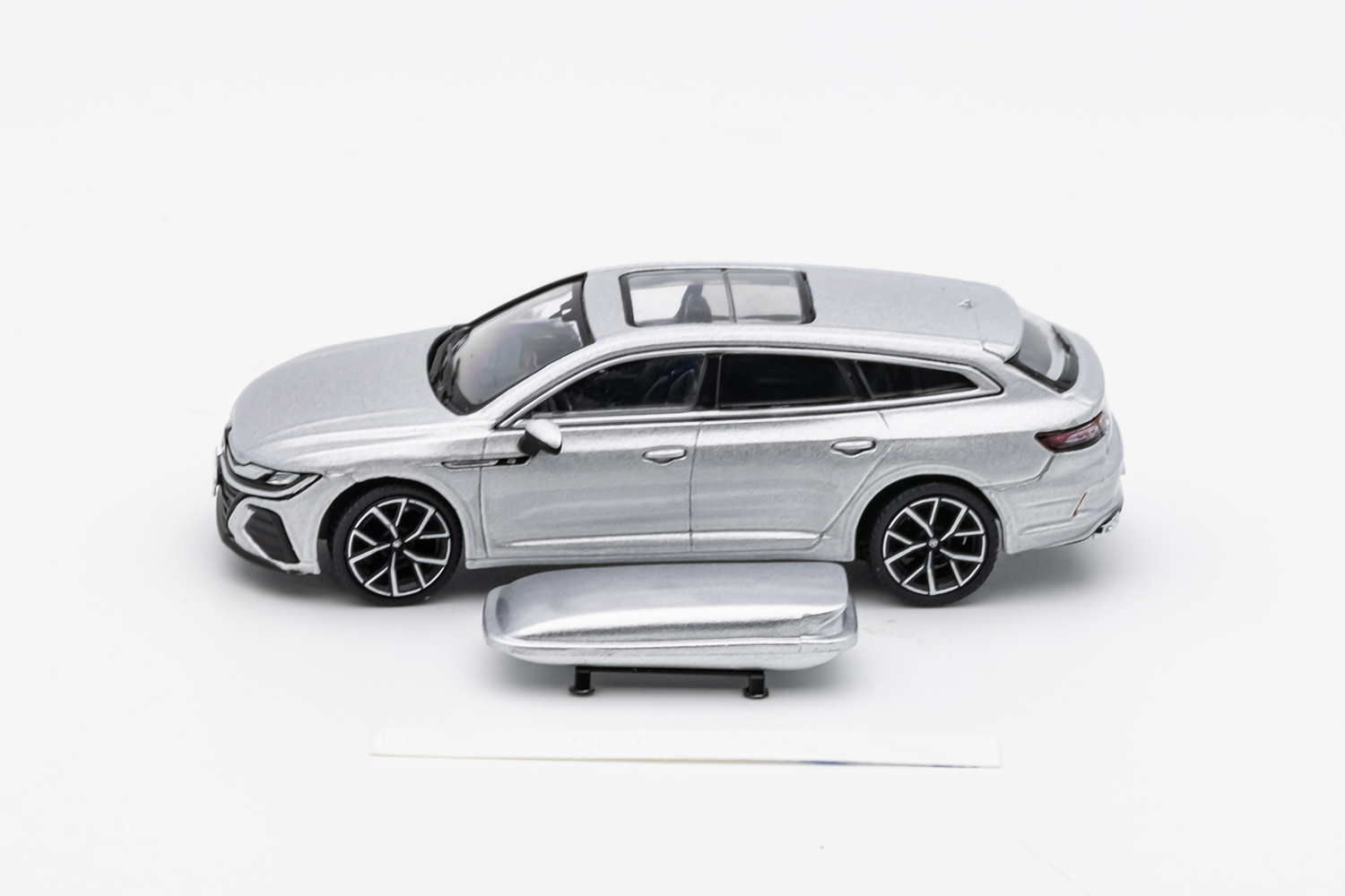 GCD 1/64 Volkswagen CC Arteon R - Shooting Brake - silver (LHD) - Tiny 微影