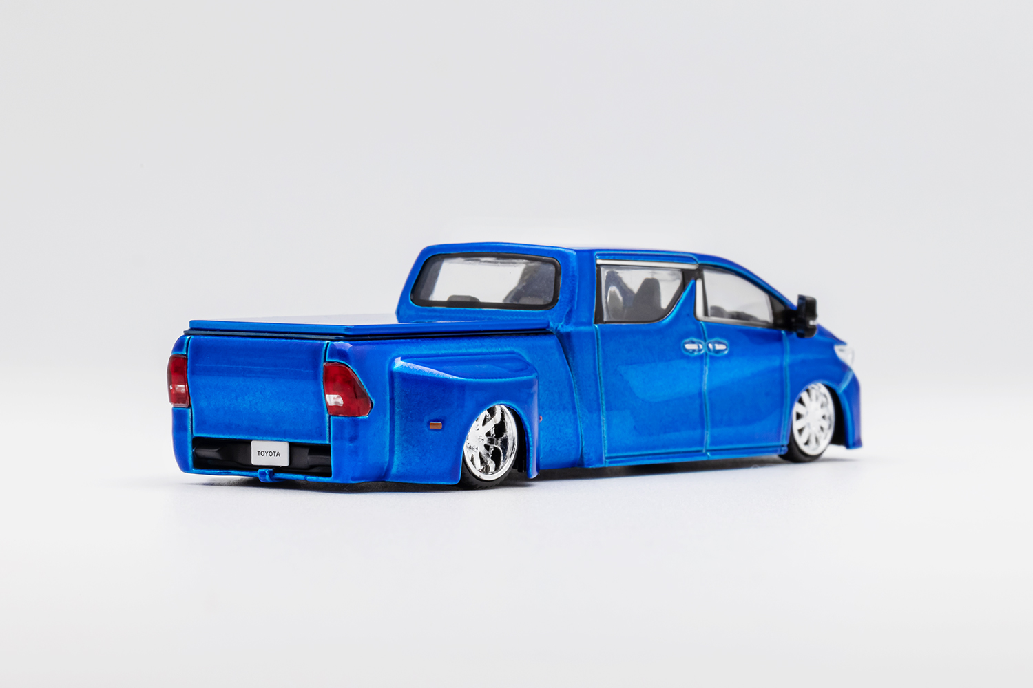 GCD 1/64 Toyota Alphard Pickup - Blue RHD - Tiny 微影