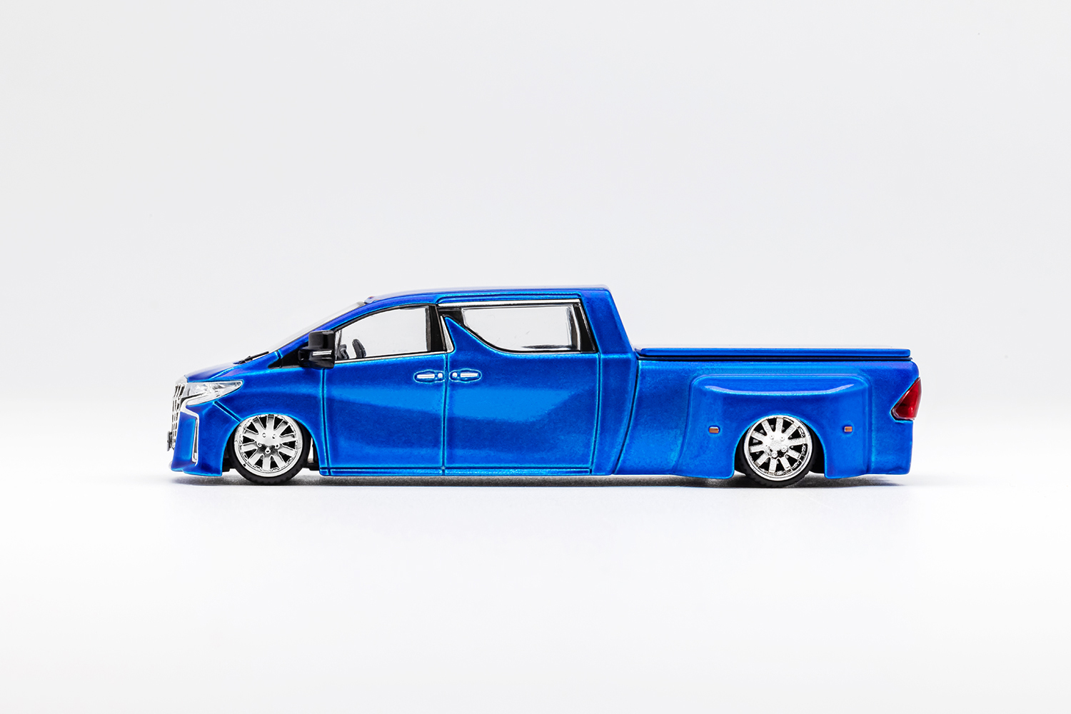 GCD 1/64 Toyota Alphard Pickup - Blue RHD - Tiny 微影