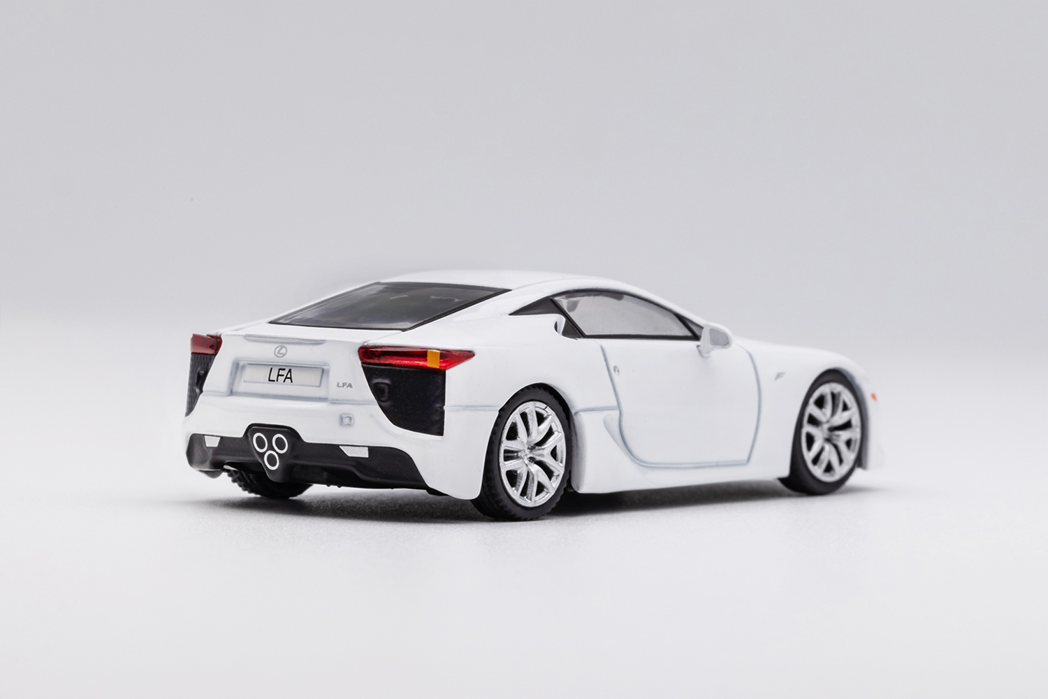 DCT 1/64 Lexus LFA - White（LHD） - Tiny 微影